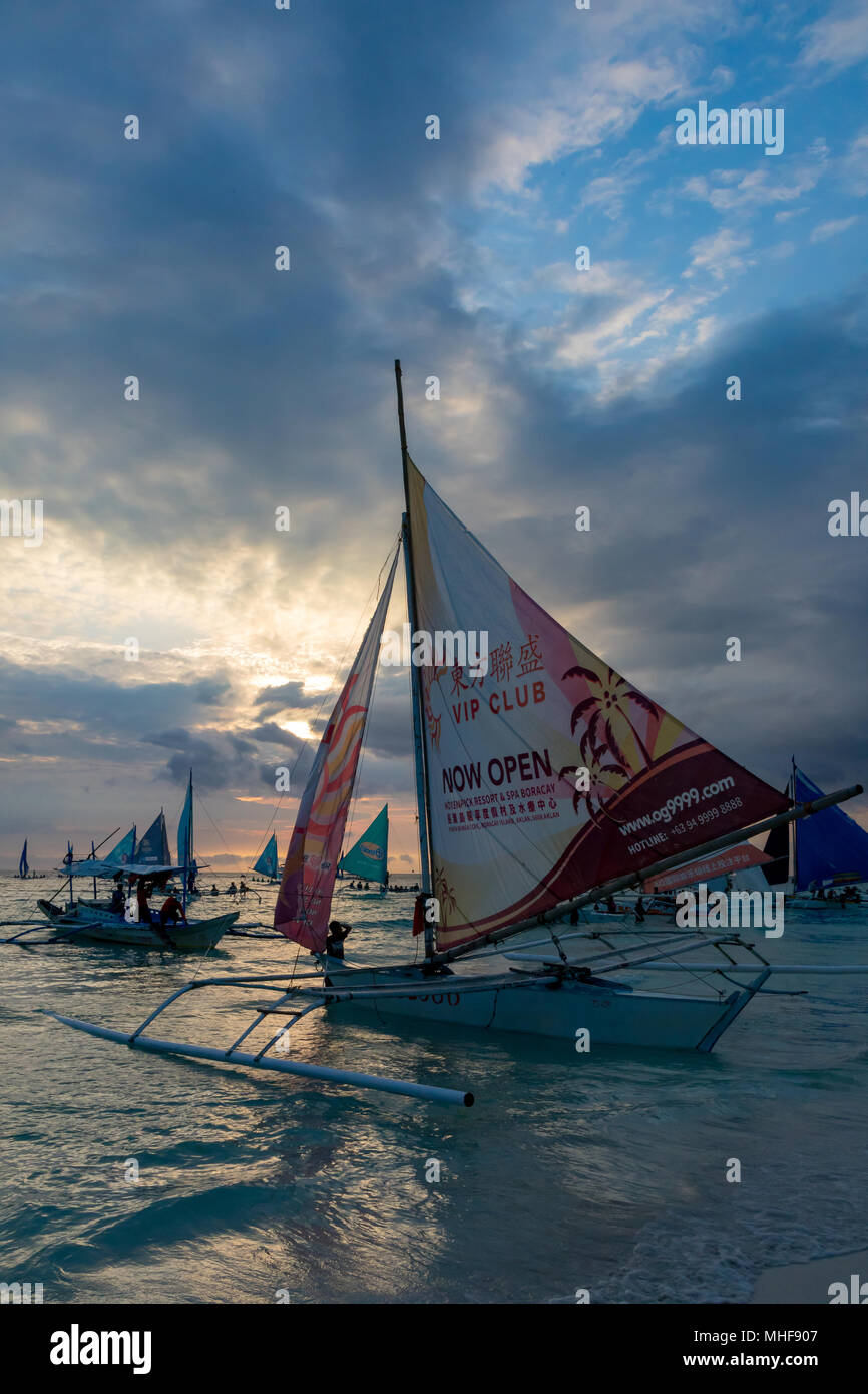 Boracay boats philippines hi-res stock photography and images - Alamy