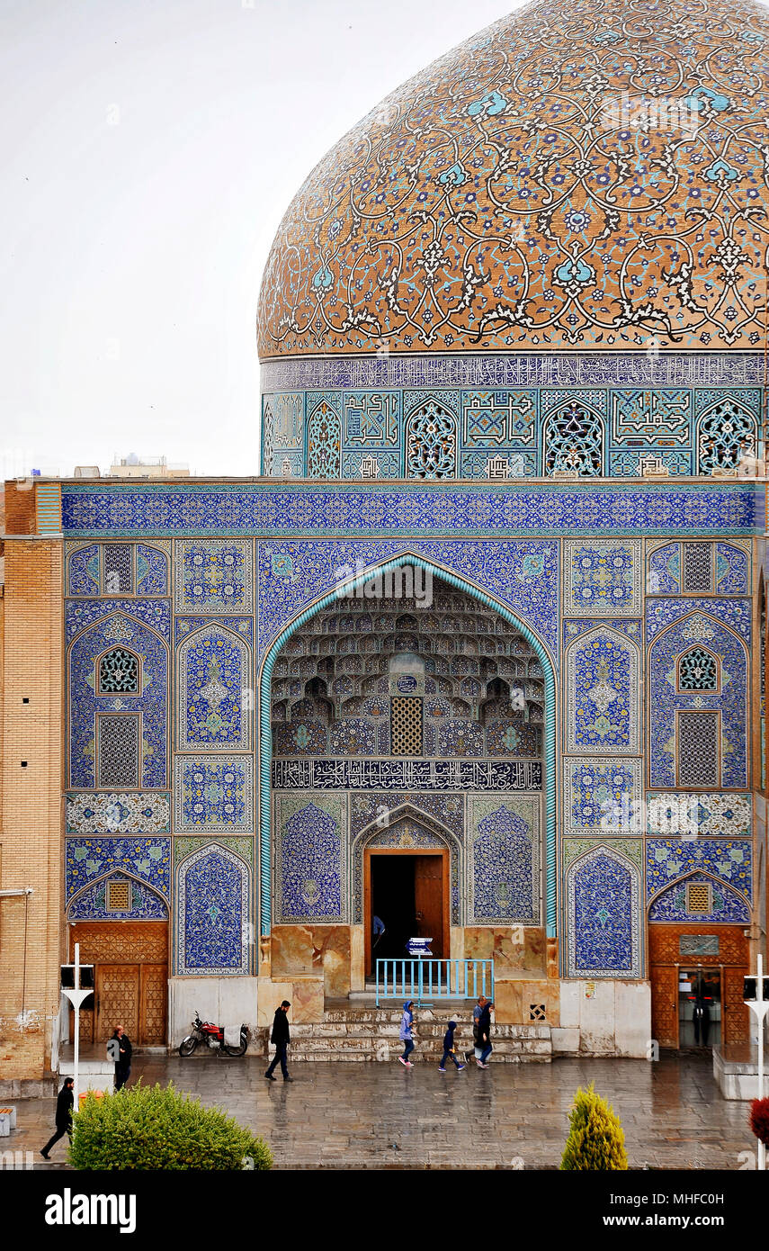 Sheikh Lotfollah Mosque is one of the masterpieces of Iranian ...