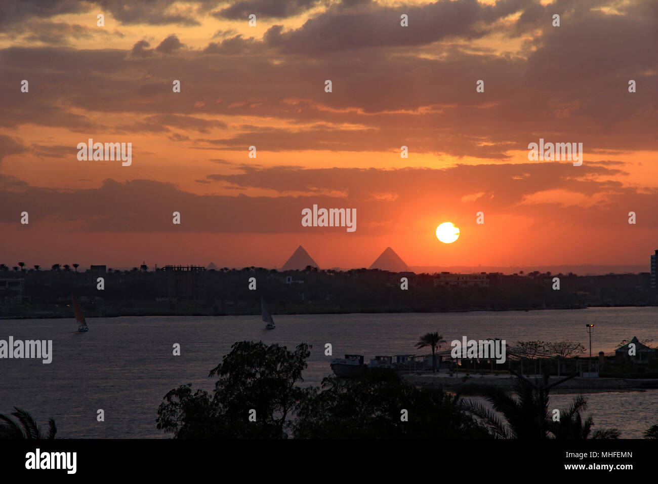 Egypt agriculture pyramid hi-res stock photography and images - Alamy