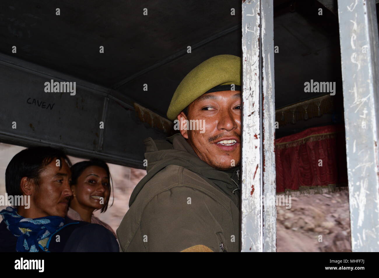 Indian Army man after rescued people from flood and land sliding in leh ...