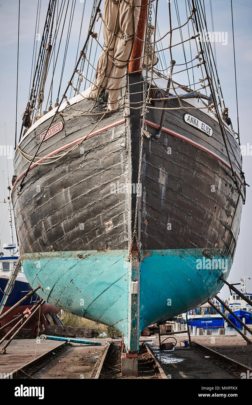 Harbor facilities and port environment Stock Photo - Alamy