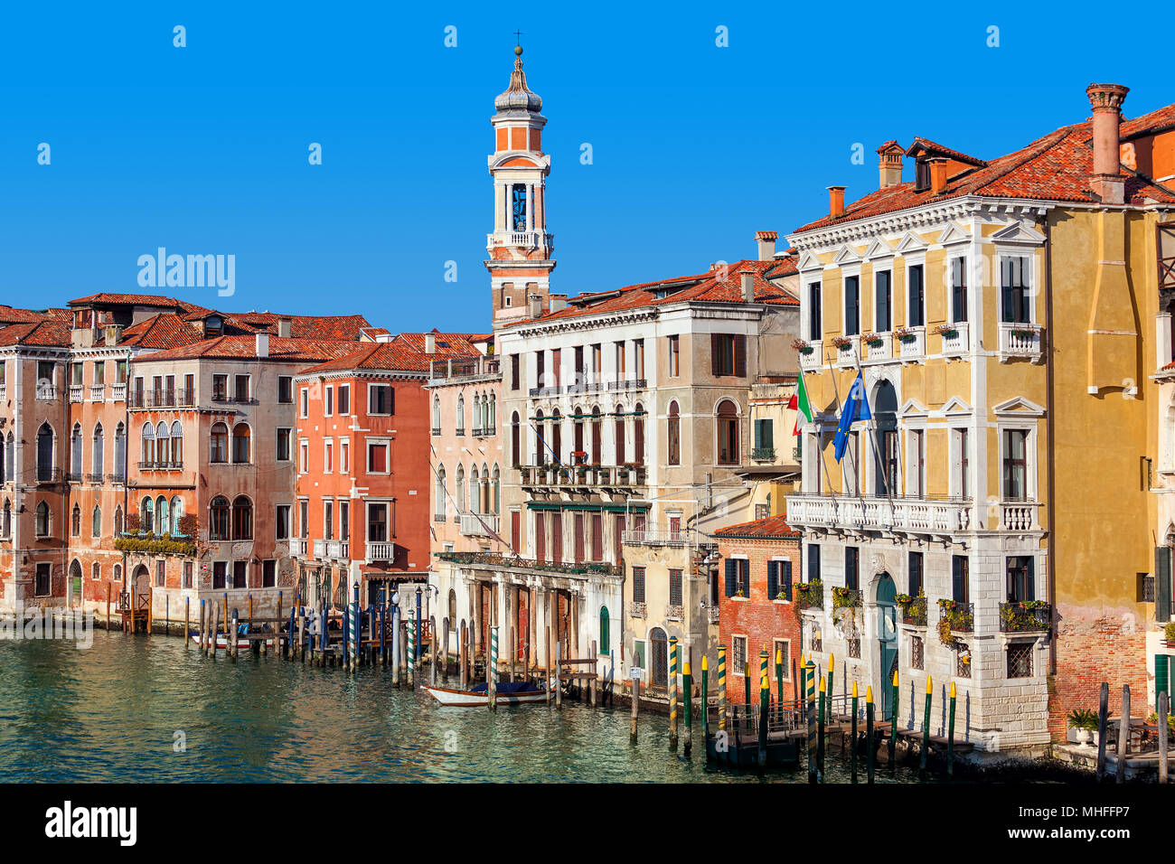 Buildings along grand canal hi-res stock photography and images - Alamy
