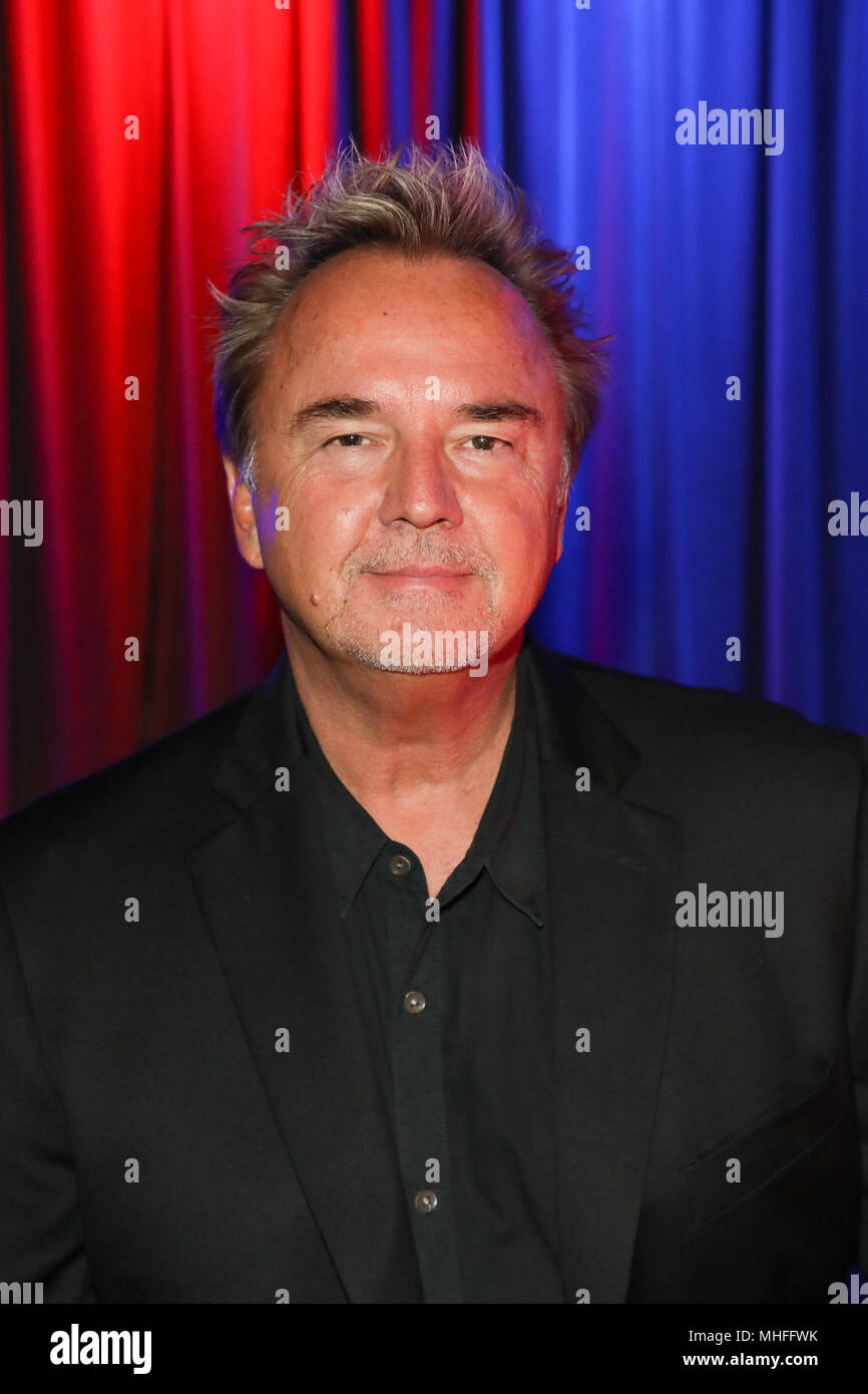 Grammy award-winning musician Peter Kater invites the audience to take ...