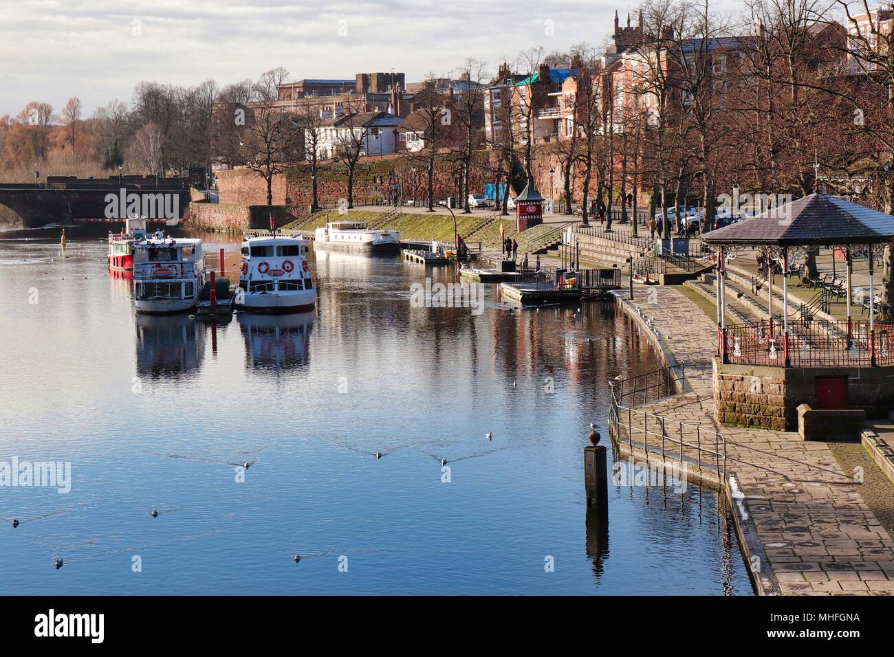 Boats on the river dee in chester hi-res stock photography and images ...