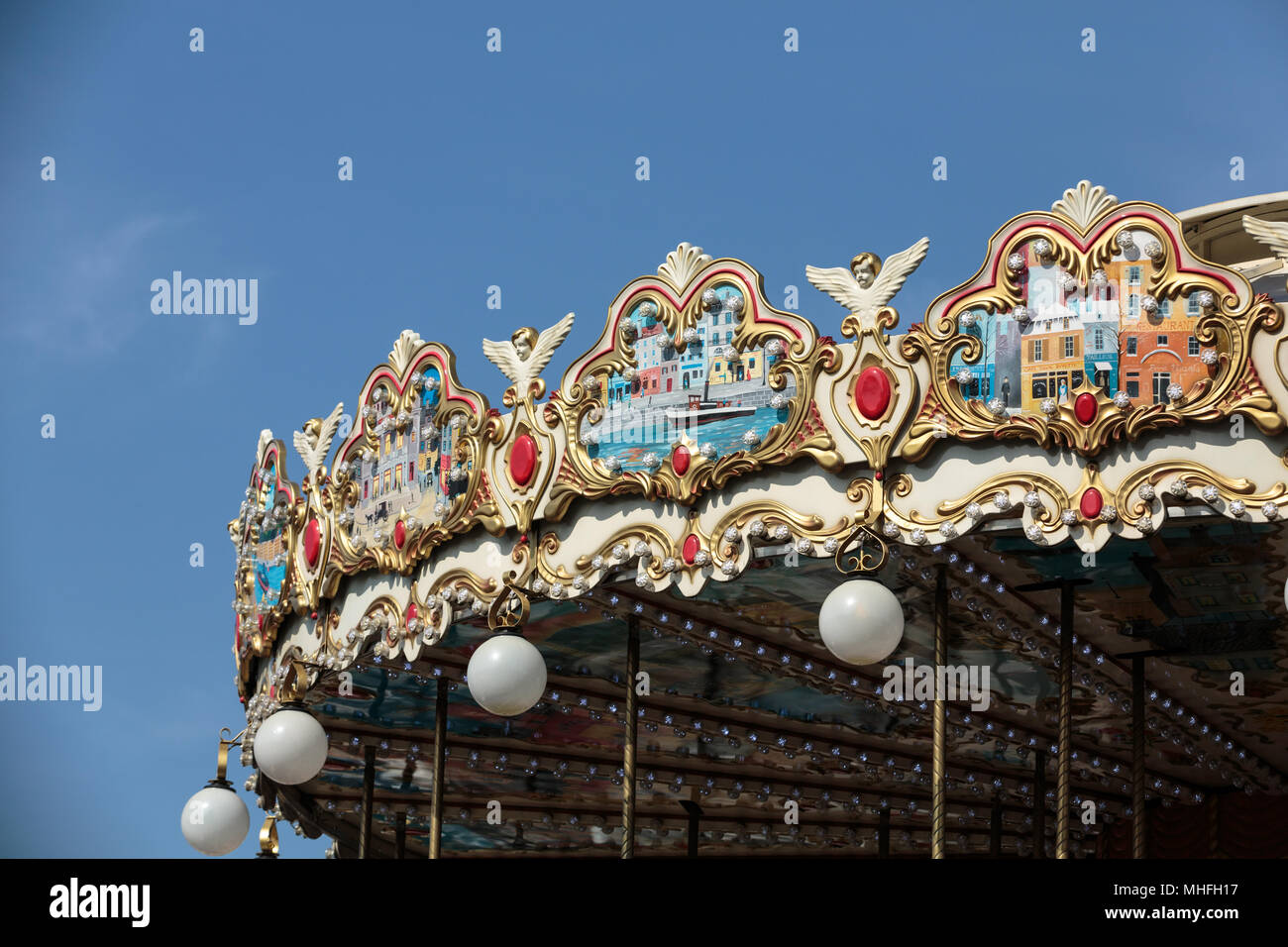 Vintage carousel near Eiffel Tower in Paris Stock Photo - Alamy Vintage carousel near Eiffel Tower in Paris Stock Photo - Alamy