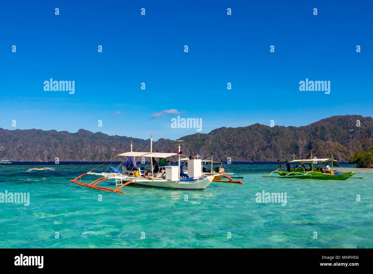 Coron Palawan Philippines April 13, 2018 Traditional outrigger tourist ...