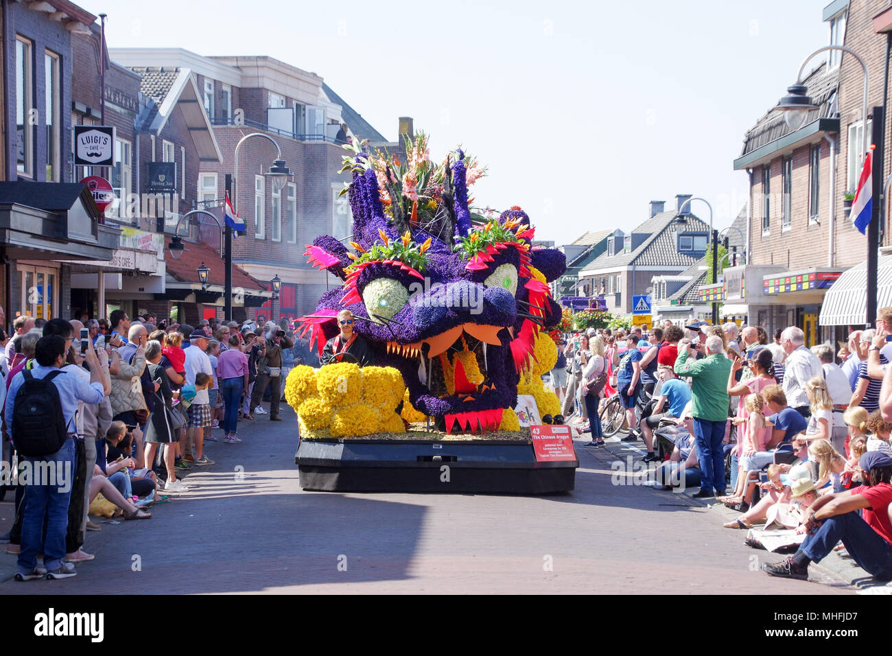 Dutch flower festival hi-res stock photography and images - Alamy