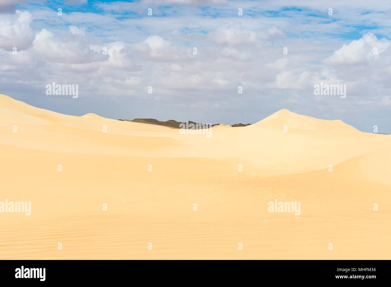 Beautiful sand dunes in the Sahara Desert, Egypt Stock Photo - Alamy