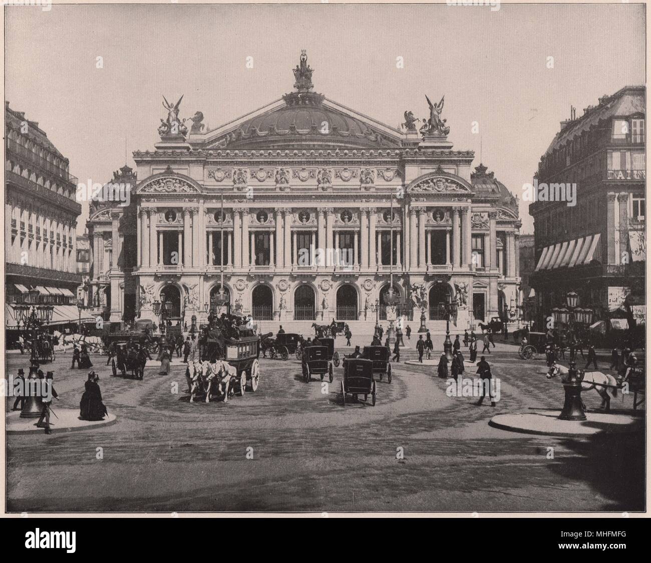 Grand opera house paris hi-res stock photography and images - Alamy