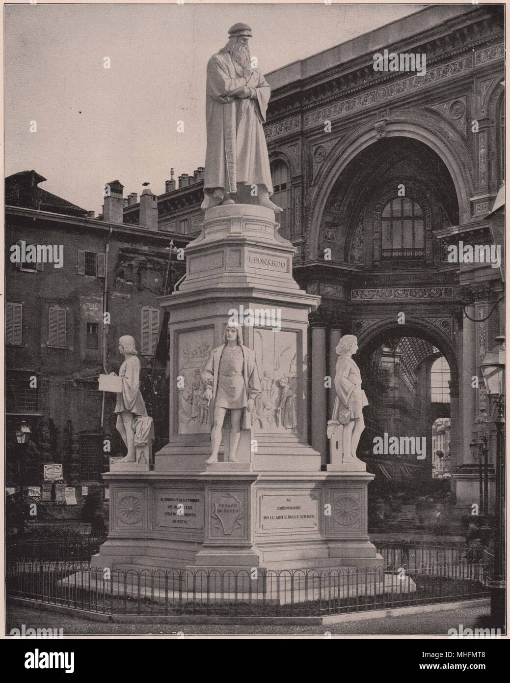 Statue of leonardo da vinci milan hi-res stock photography and images ...