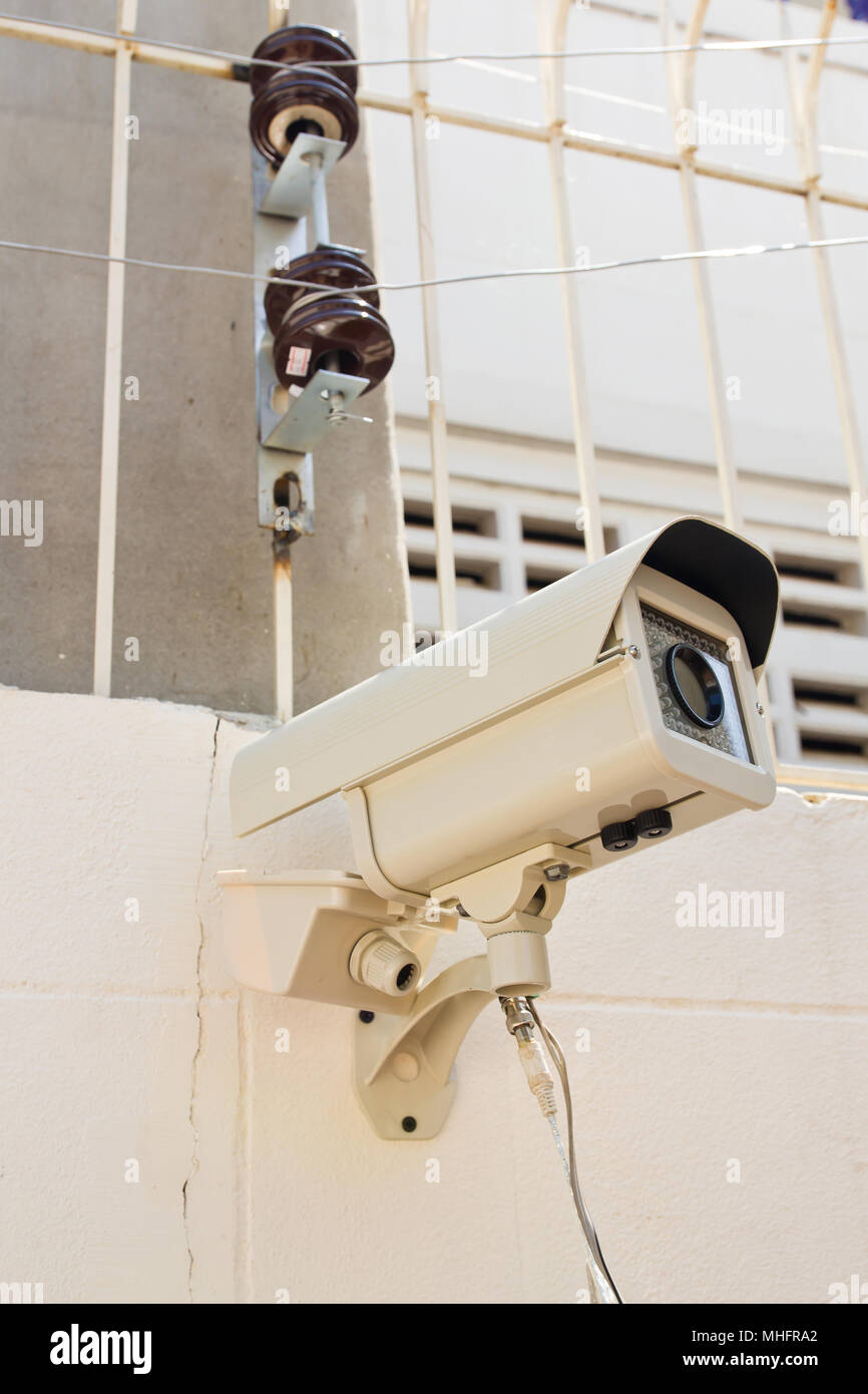 setup cctv camera on wall Stock Photo - Alamy