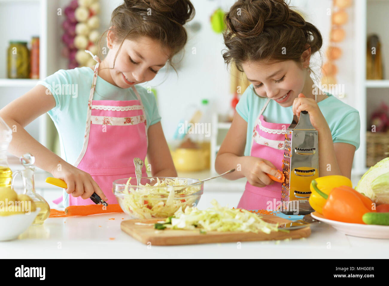 girls in the kitchen cook Stock Photo - Alamy