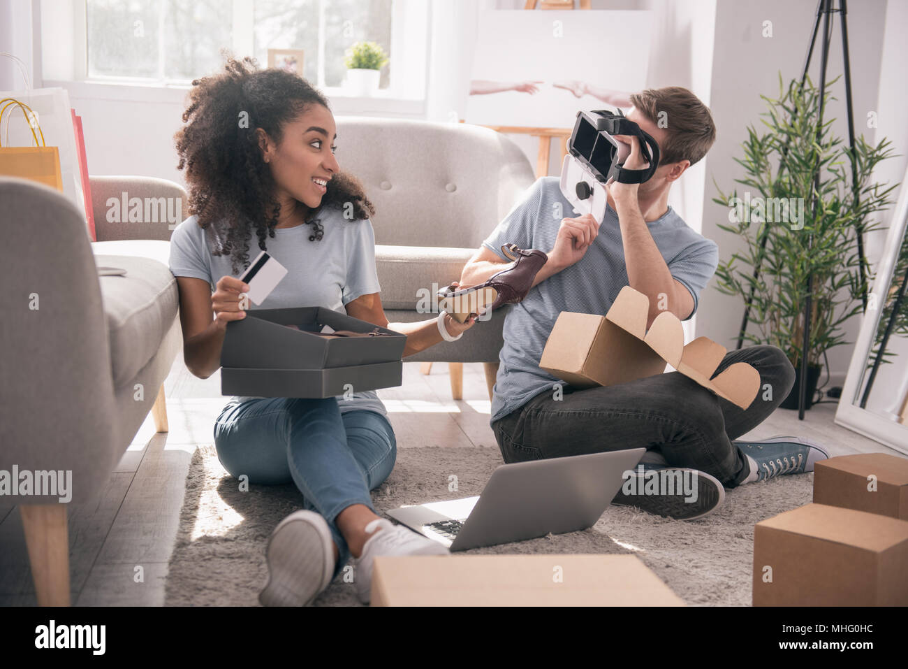 Unpacking packages hi-res stock photography and images - Alamy