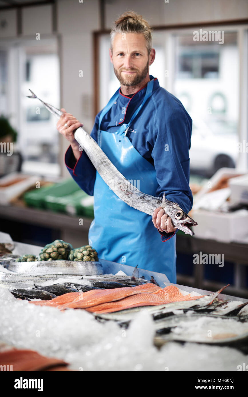 Fresh fish in a fishshop Stock Photo - Alamy