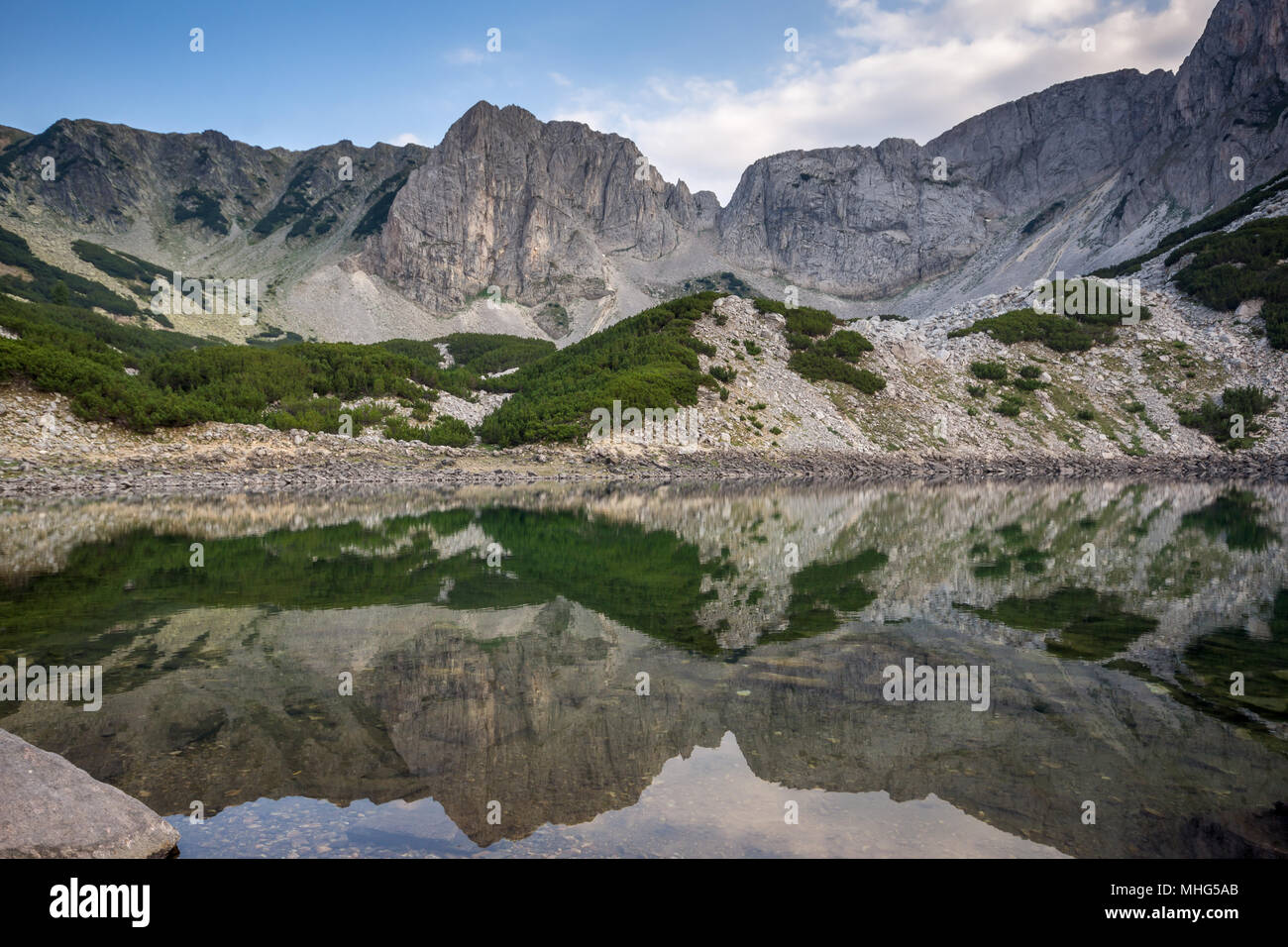 Amazing landscape of Sinanitsa Peak and lake, Pirin Mountain, Bulgaria ...