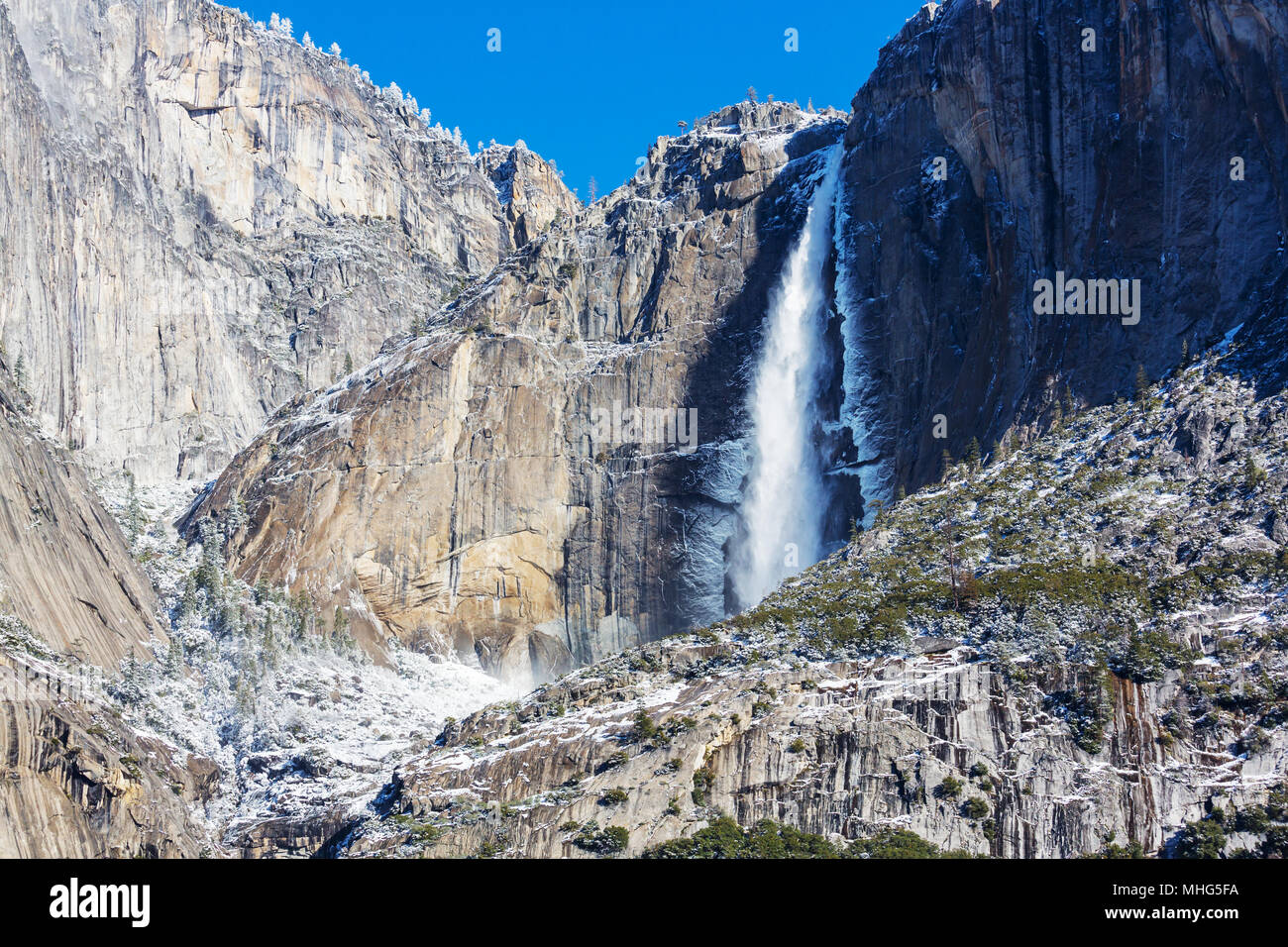Beautiful early spring landscapes in Yosemite National Park, Yosemite ...