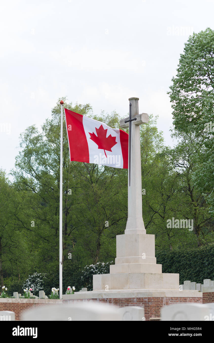 Flag canadian cemetery hi-res stock photography and images - Alamy