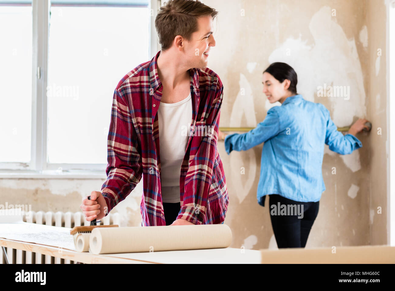 Wallpapering brush hi-res stock photography and images - Alamy