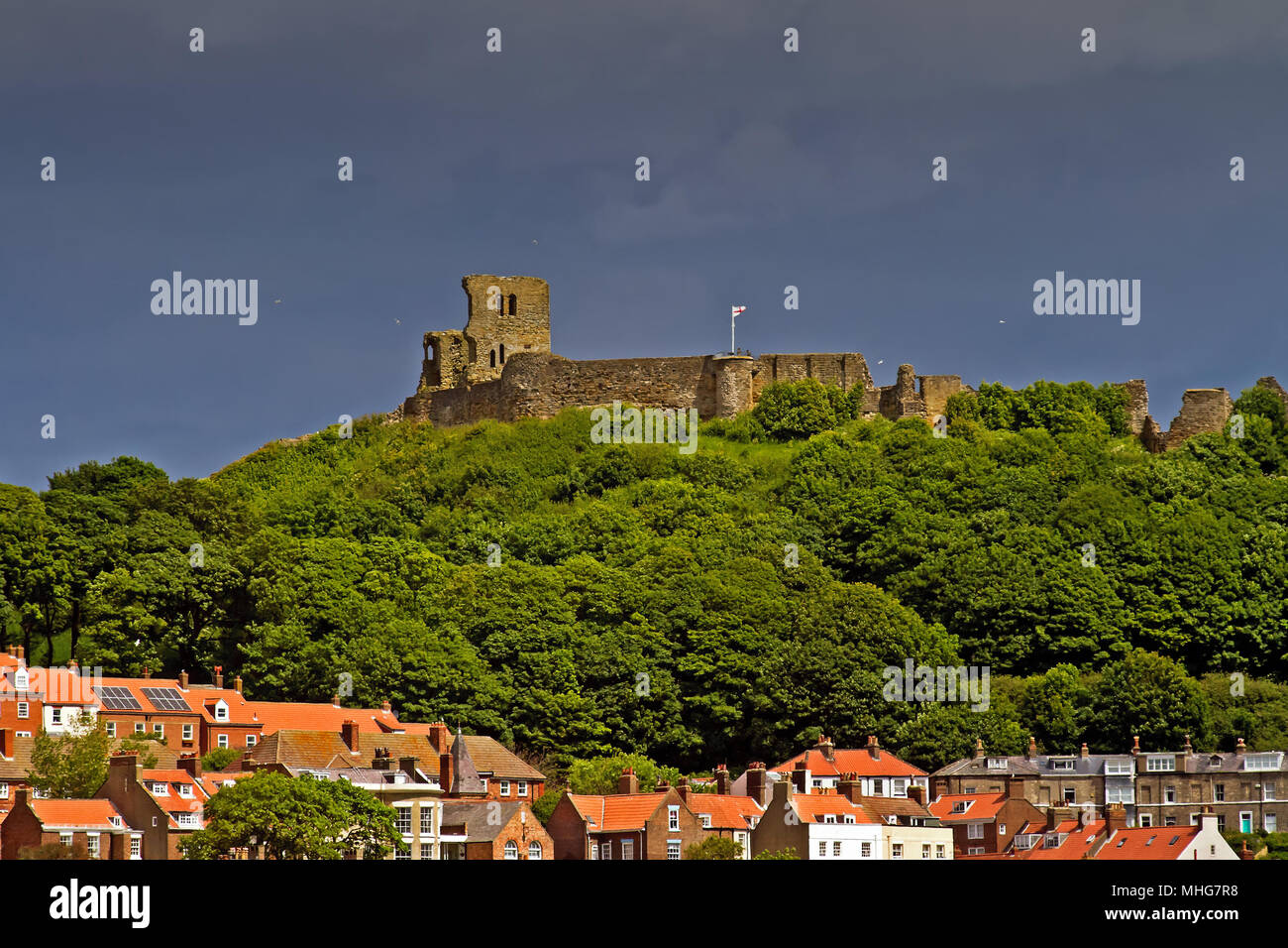 Scarborough old town hi-res stock photography and images - Alamy