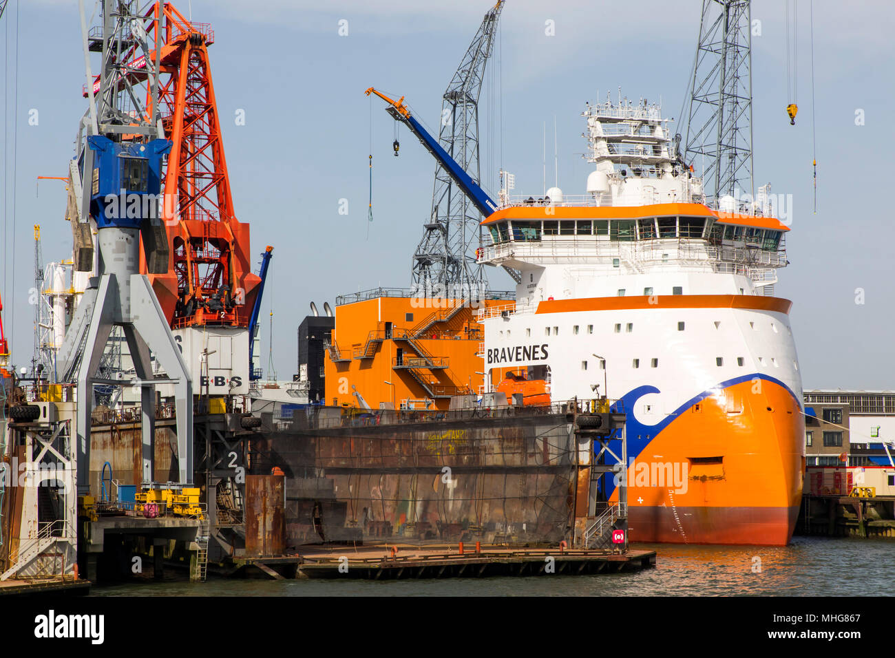 Ship in dry dock rotterdam hi-res stock photography and images - Alamy