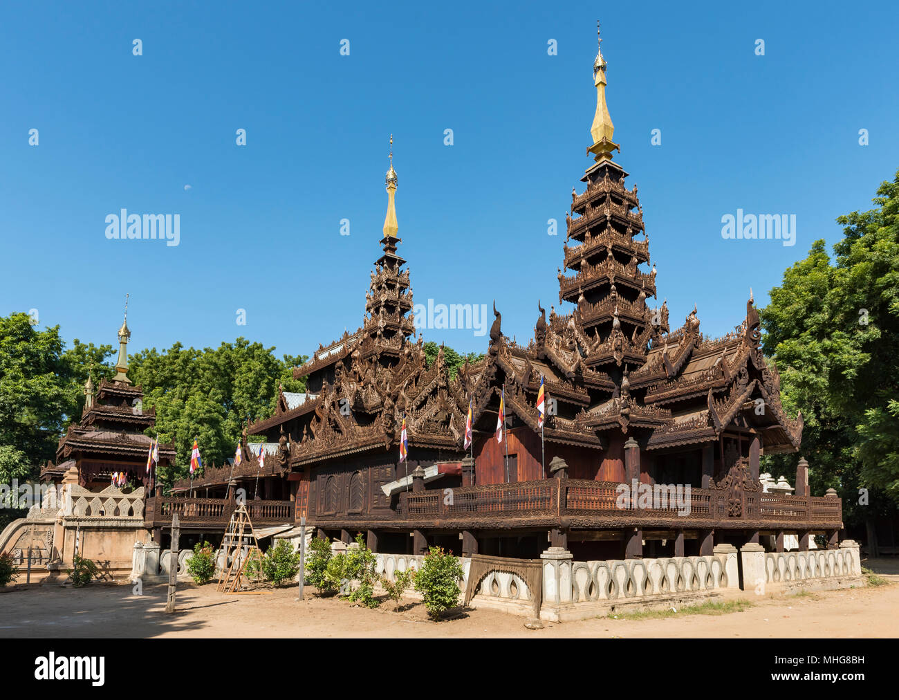 Myanmar monastery hi-res stock photography and images - Alamy
