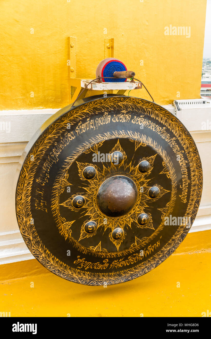 Gong in buddhist temple hi-res stock photography and images - Alamy