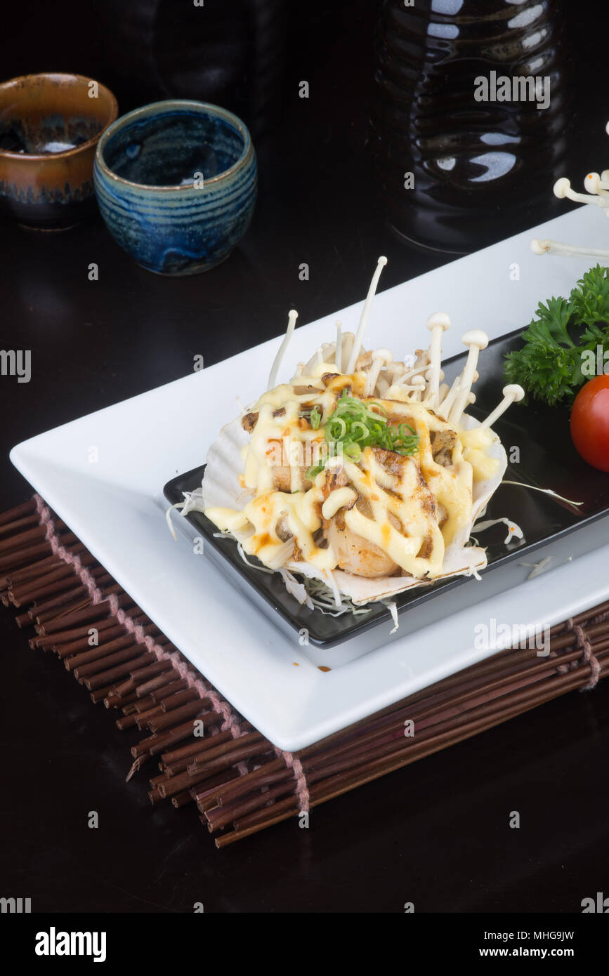 Japanese scallop shells hi-res stock photography and images - Alamy