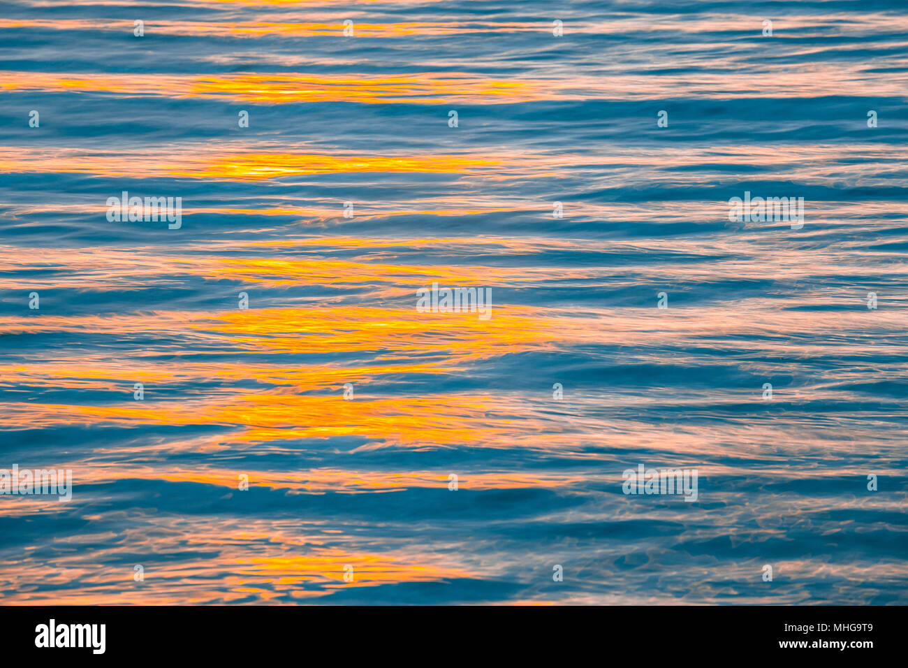 Ocean view clouds sunset reflecting hi-res stock photography and images ...
