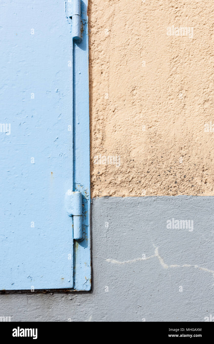 Hatch in wall Stock Photo - Alamy