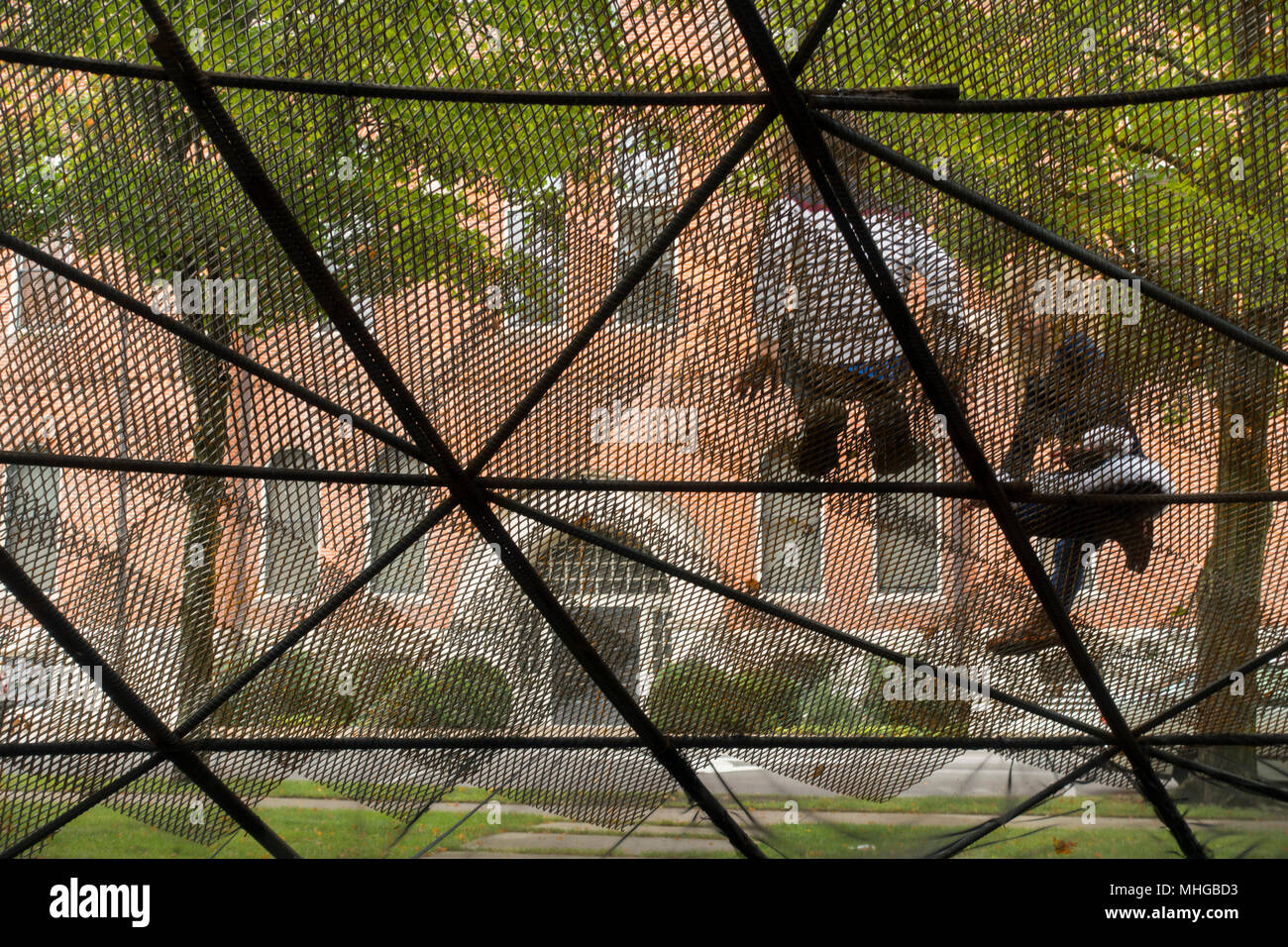 children playing in mesh dome in Columbus Indiana Stock Photo - Alamy