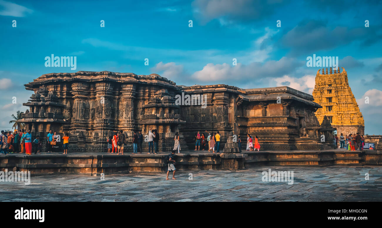 Sculpture belur temple hi-res stock photography and images - Alamy
