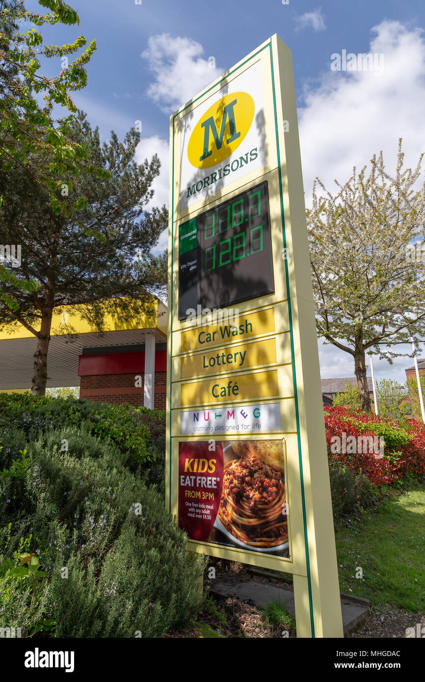 Morrisons advertising hi-res stock photography and images - Alamy