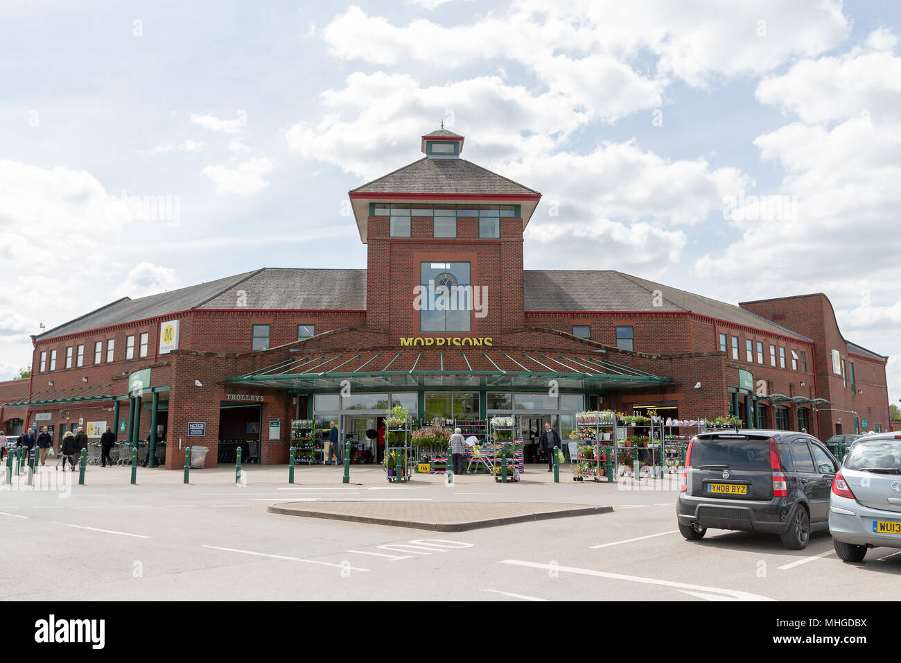 Flower displays in supermarket hi-res stock photography and images - Alamy