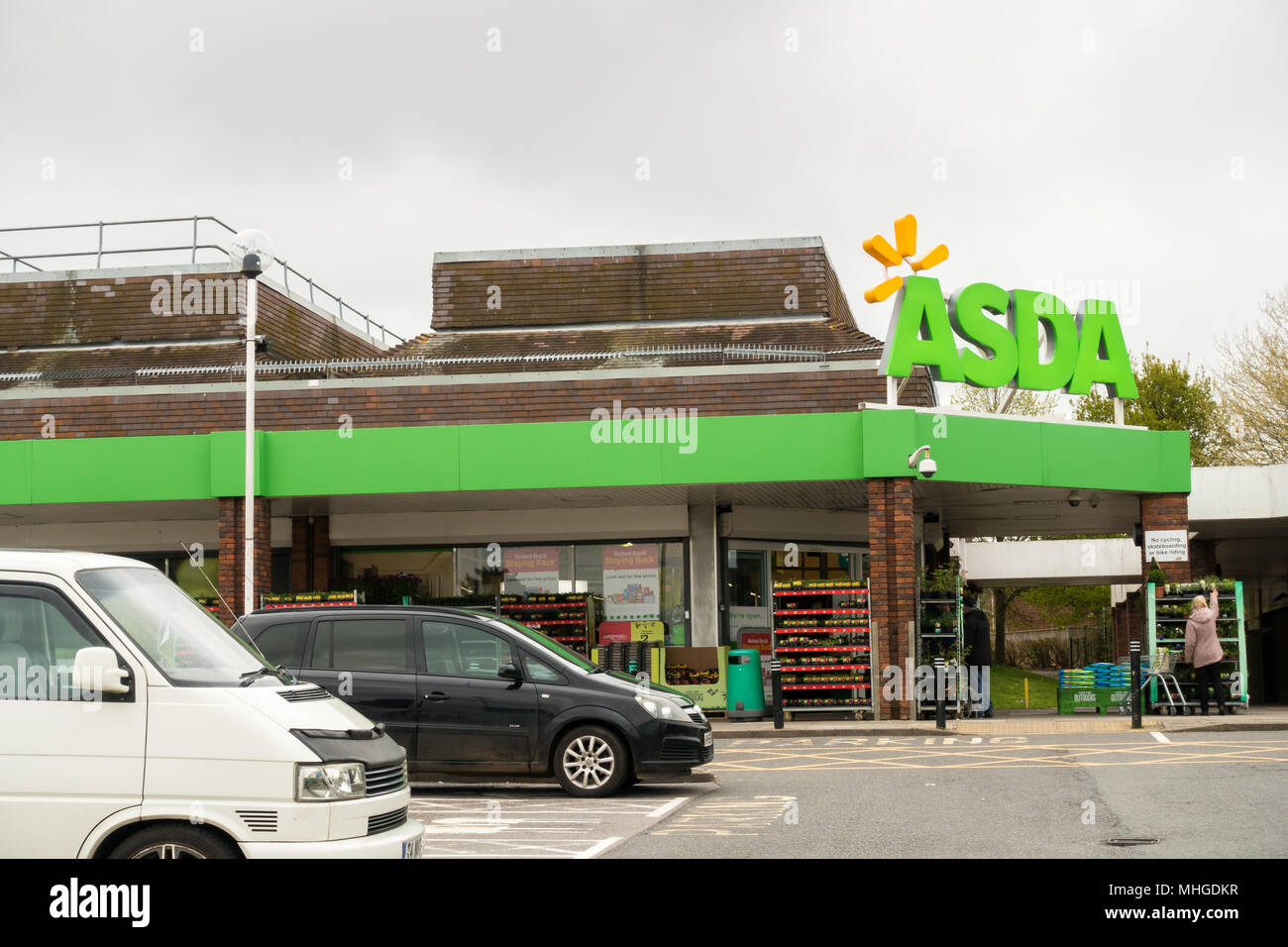 Asda logo hi-res stock photography and images - Alamy
