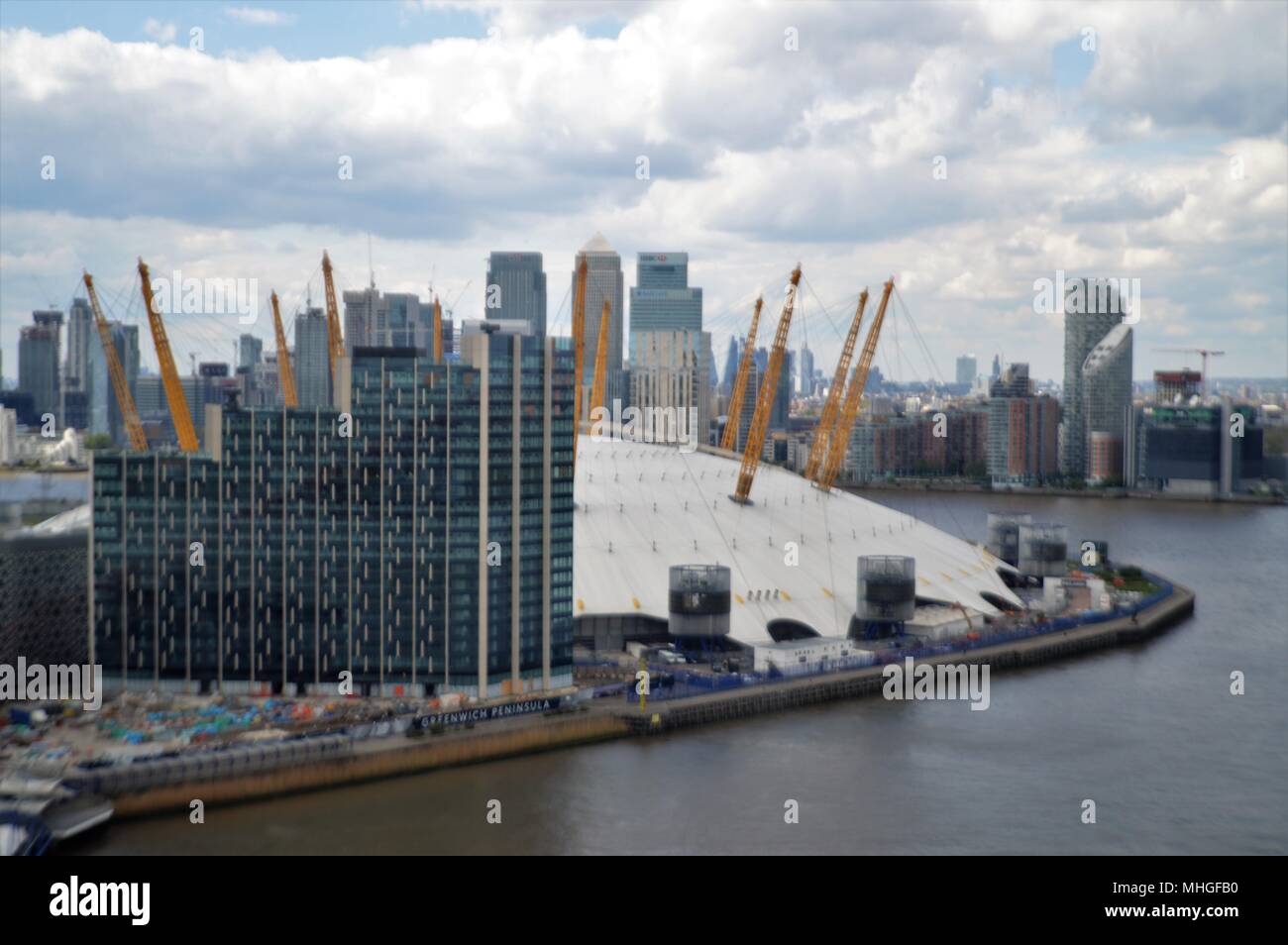 Emirates Cable Car and The MBNA Thames Clipper Stock Photo - Alamy