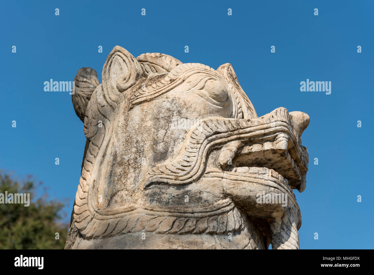Chinthe hi-res stock photography and images - Alamy