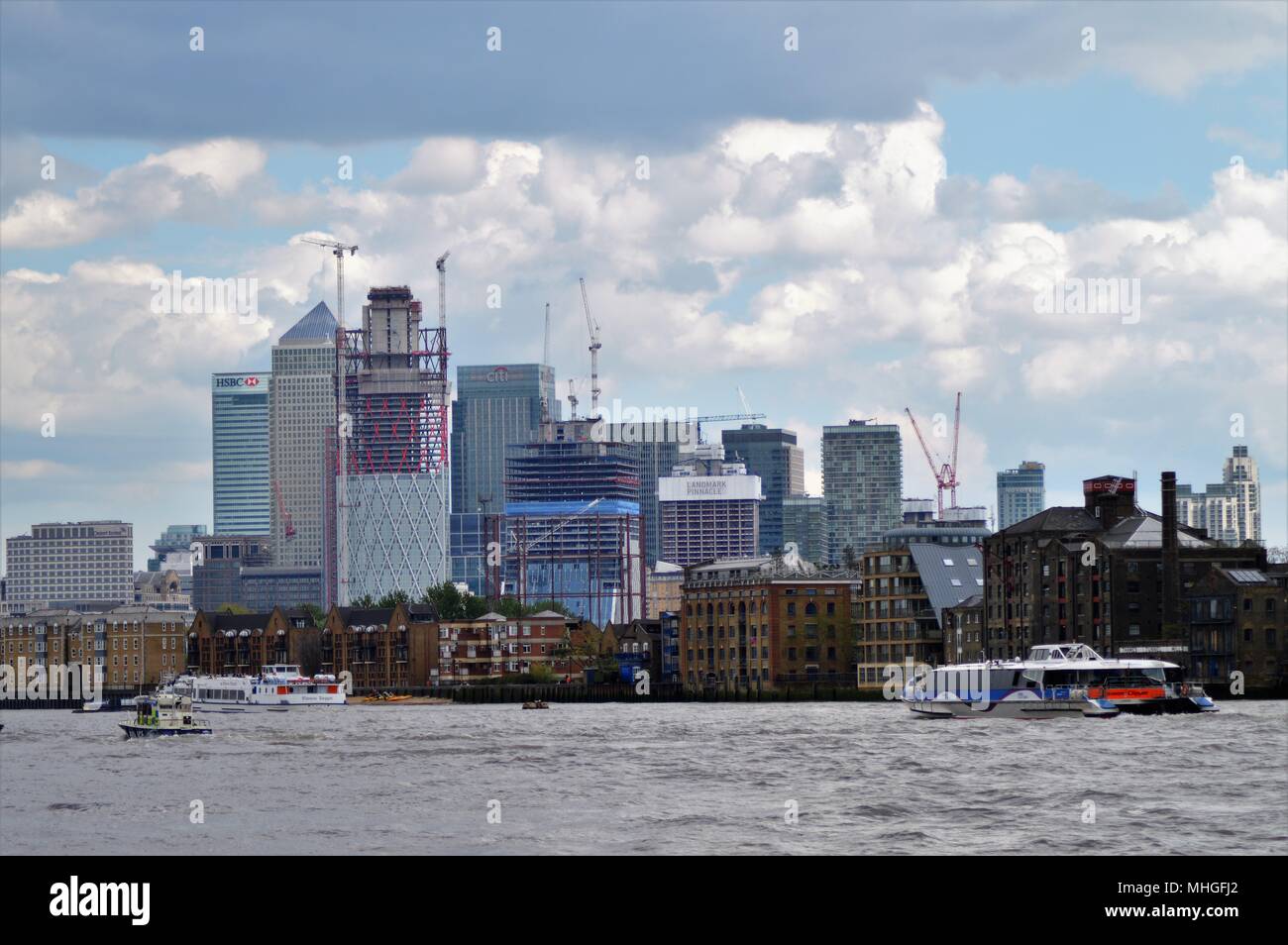 Emirates Cable Car and The MBNA Thames Clipper Stock Photo - Alamy