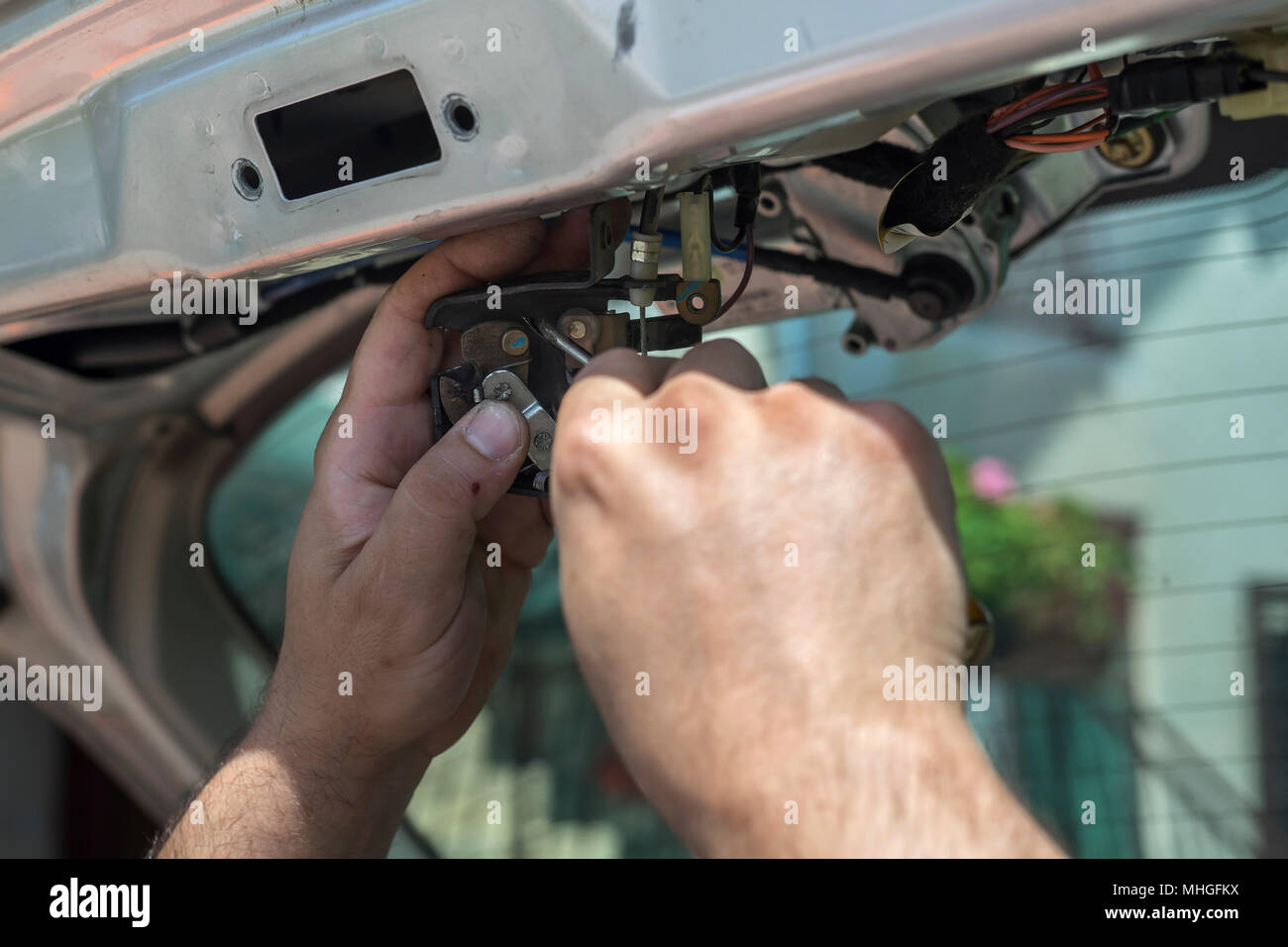 Car mechanic hands hi-res stock photography and images - Alamy