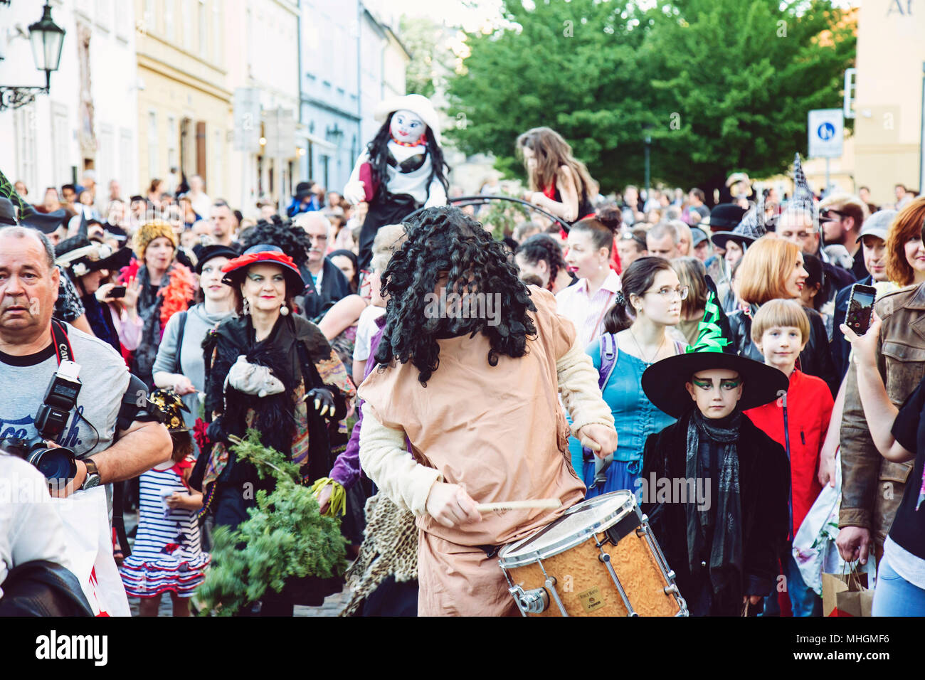 Pagan ritual witch hi-res stock photography and images - Alamy