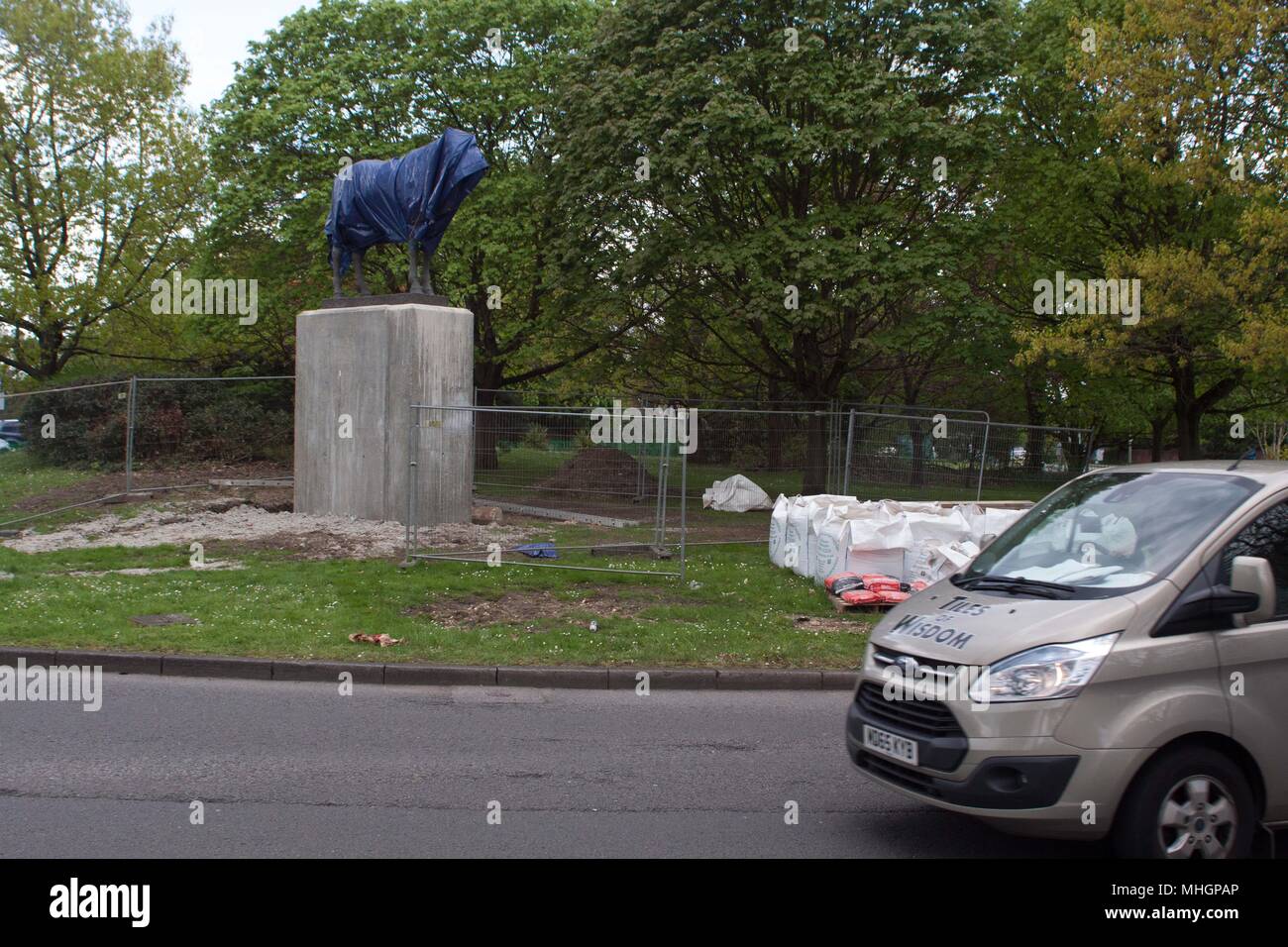 Ascot, UK. 1st May, 2018. The War Horse Memorial has been installed on ...