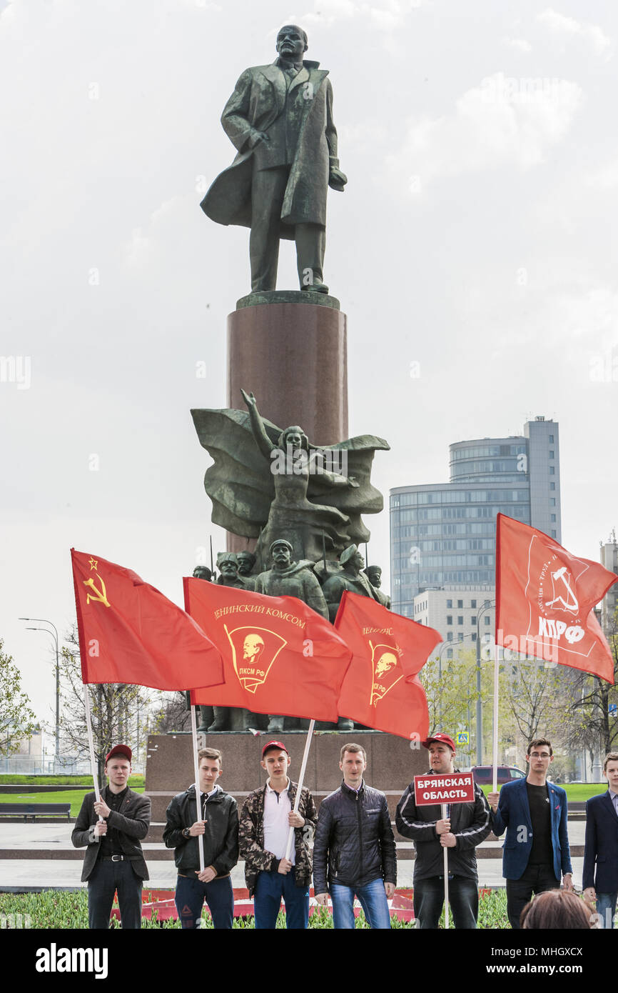 Moscow, Moscow, Russia. 1st May, 2018. Participants with the old USSR ...