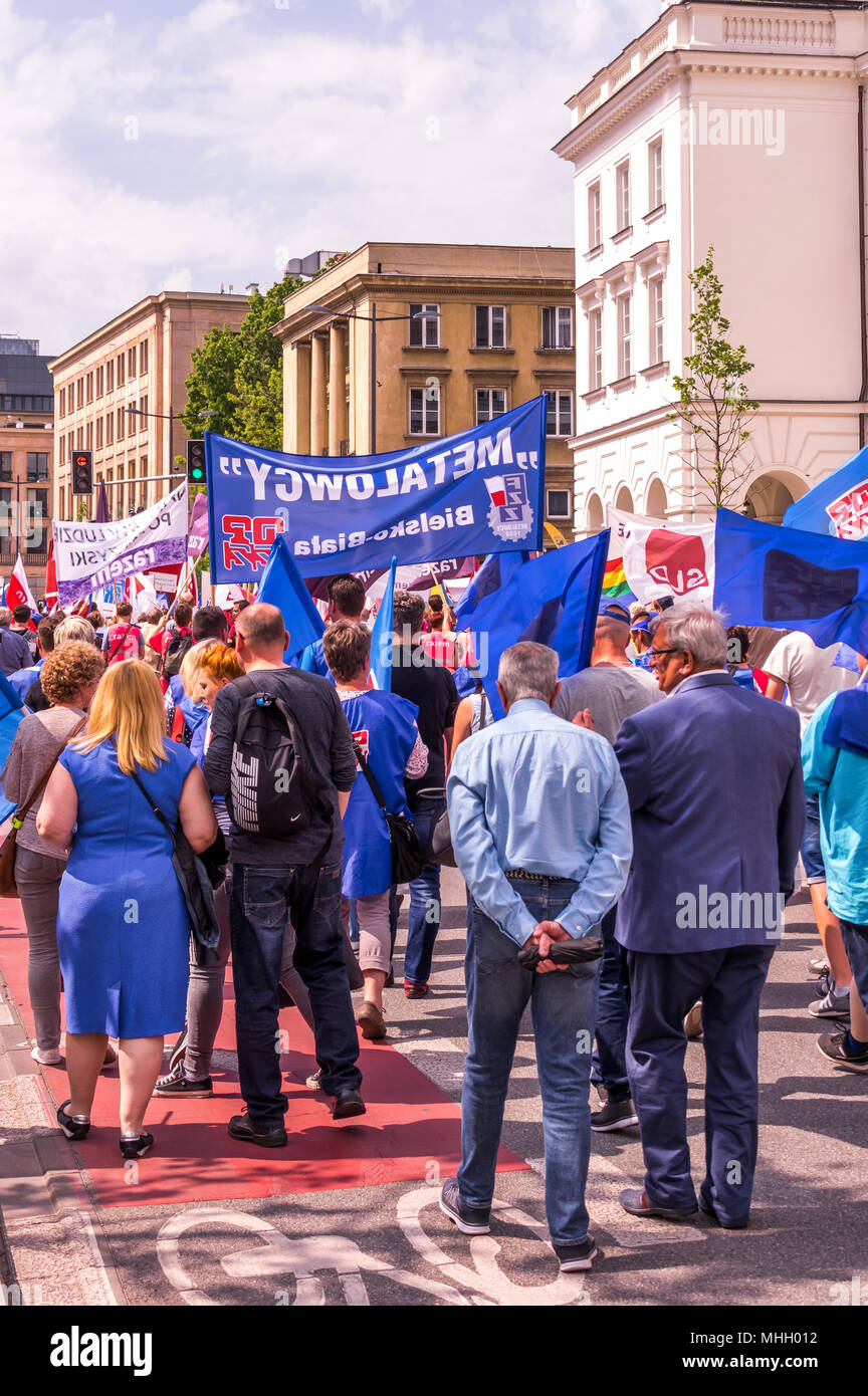 Warsaw, Poland. 1st May, 2018. People attend the May Day demonstration ...