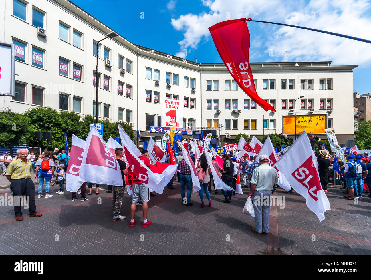 Warsaw, Poland. 1st May, 2018. People attend the May Day demonstration ...