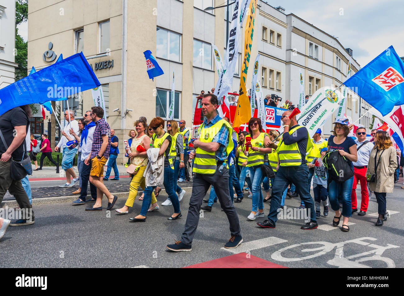 Warsaw, Poland. 1st May, 2018. People attend the May Day demonstration ...