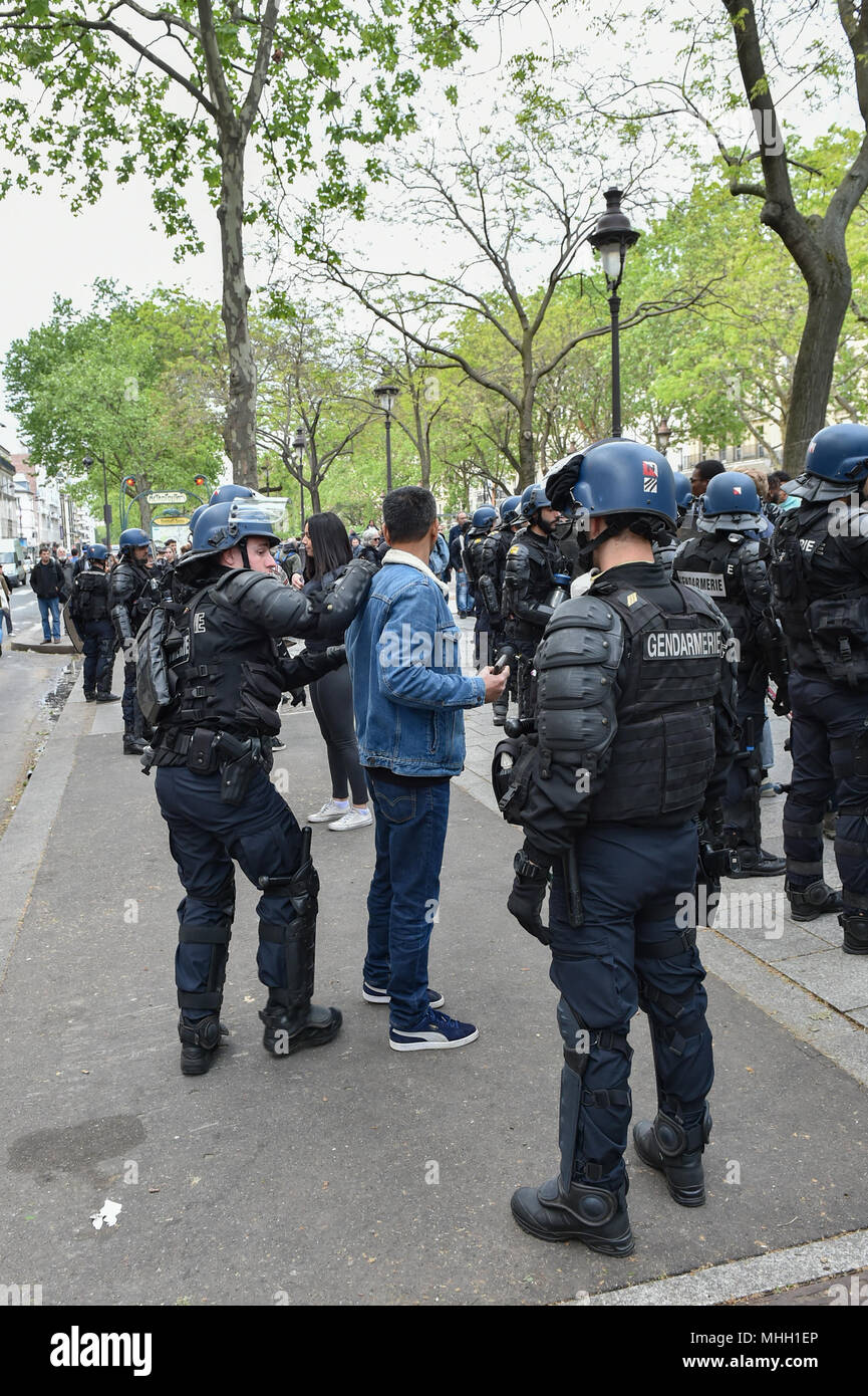 Black bloc france hi-res stock photography and images - Alamy