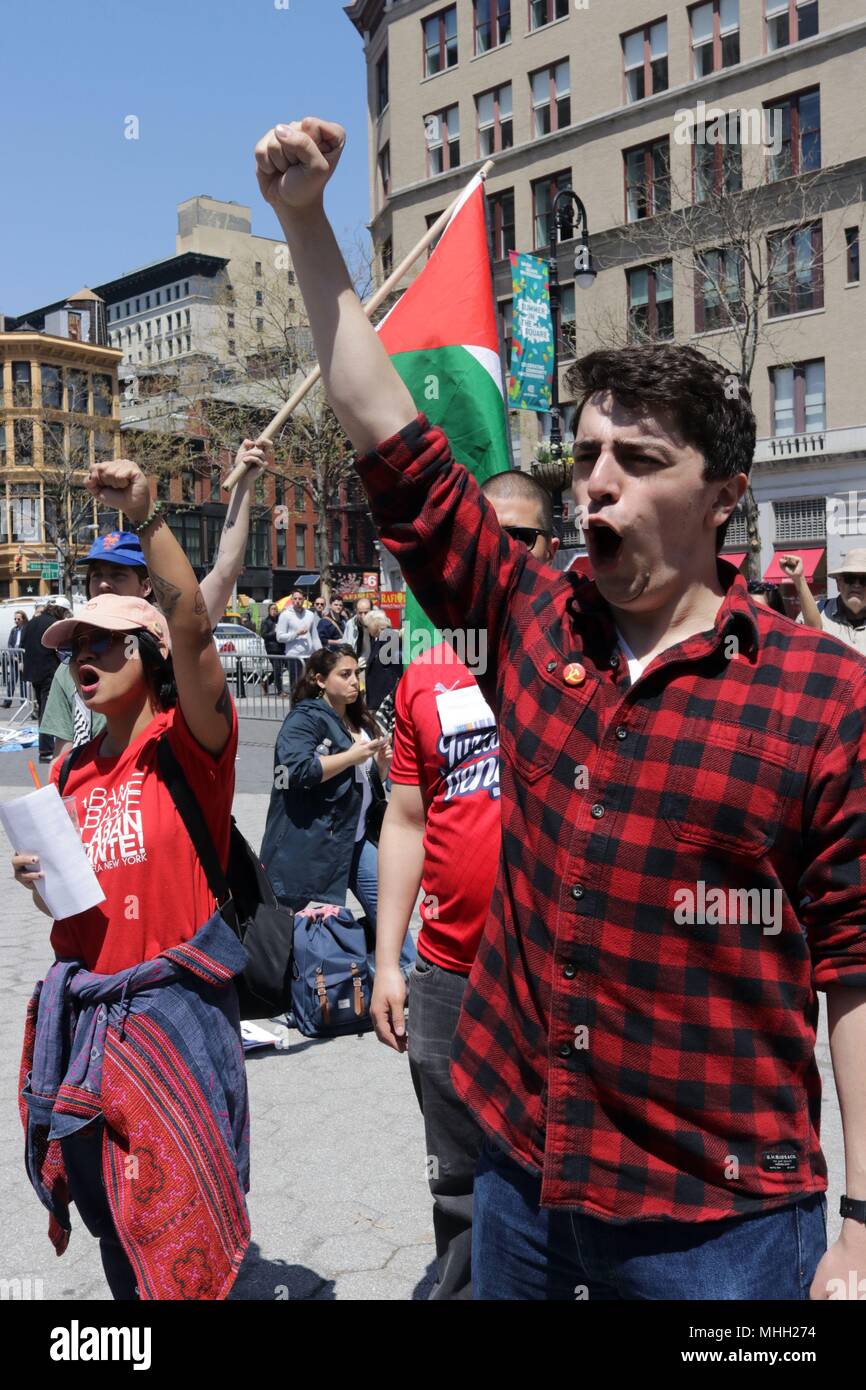 New York City, New York, USA. 1st May, 2018. A small mid-day ...