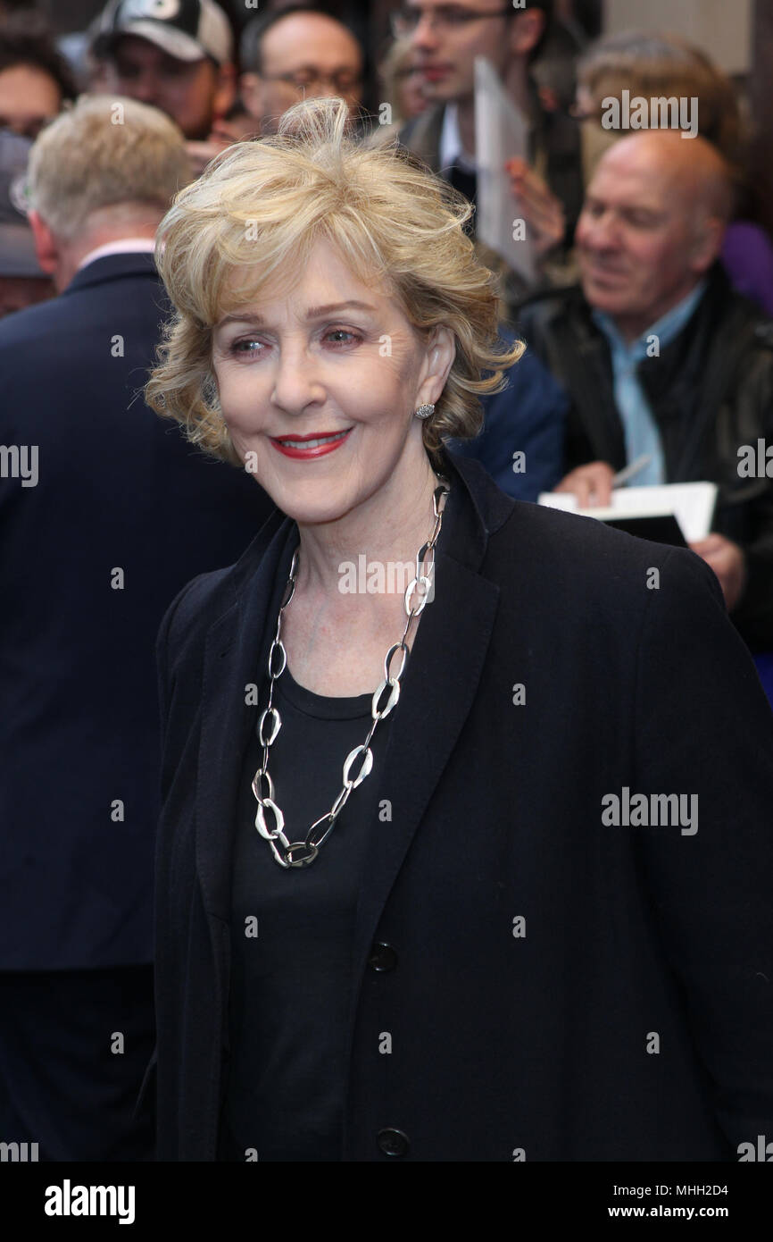 Patricia hodge hi-res stock photography and images - Alamy