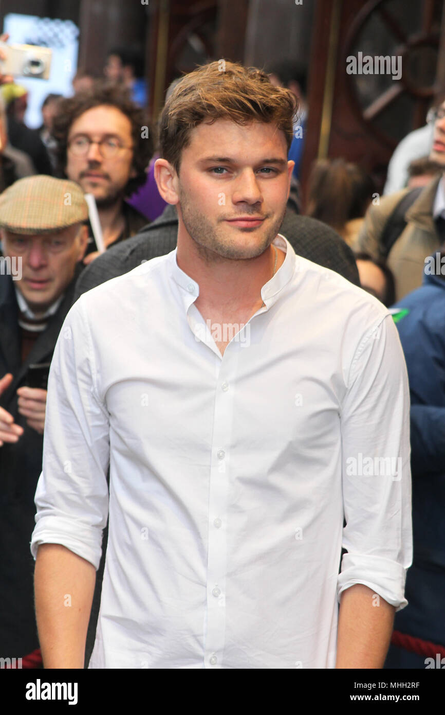 Jeremy irvine hi-res stock photography and images - Alamy