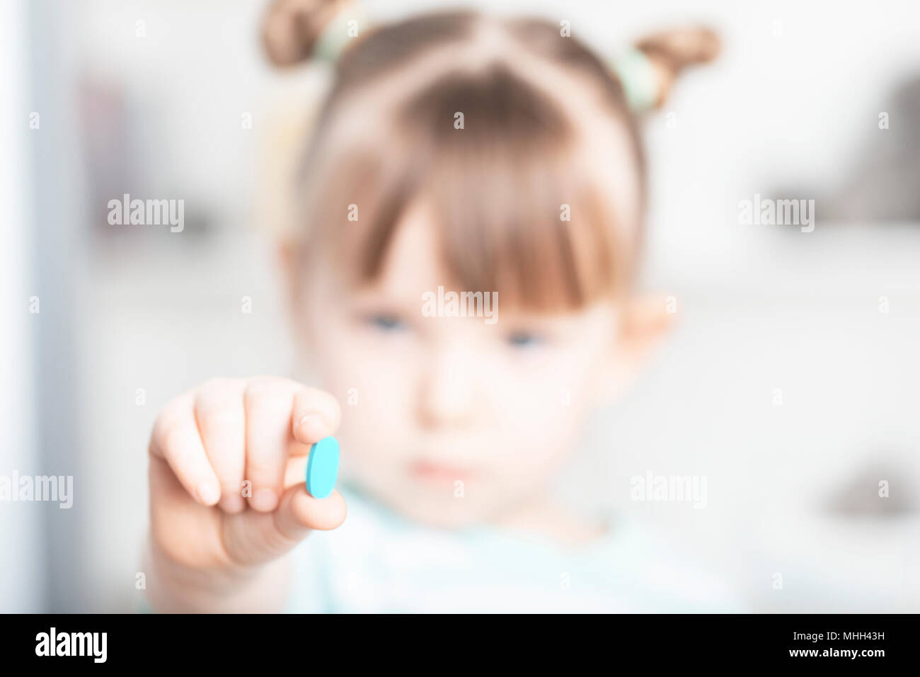 Child pill hi-res stock photography and images - Alamy