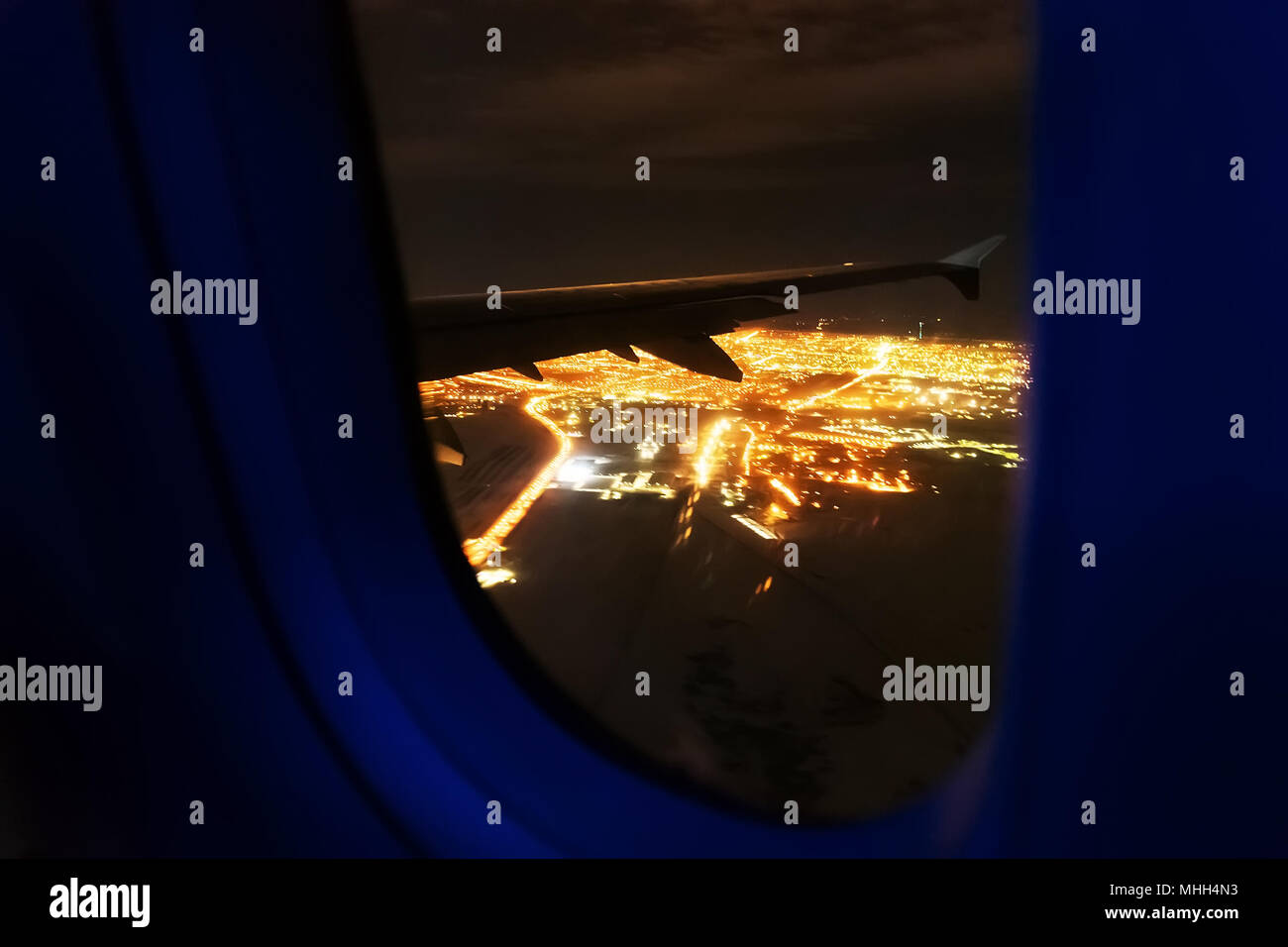 View from plane night hi-res stock photography and images - Alamy